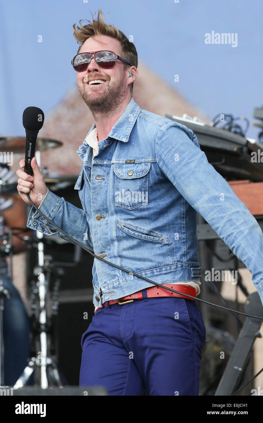 Kaiser chiefs hi-res stock photography and images - Alamy