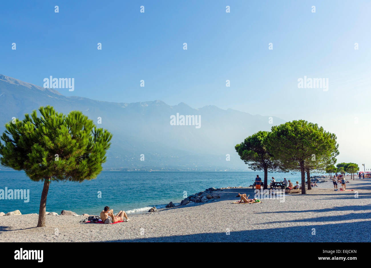 Limone sul garda beach hi-res stock photography and images - Alamy