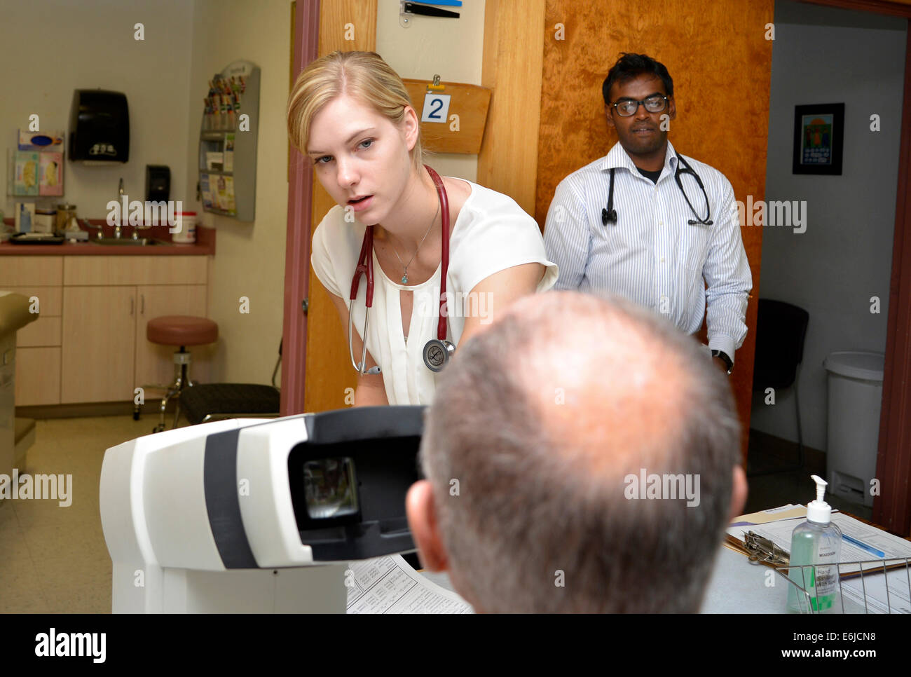 University of Arizona College of Medicine students provide a free ...