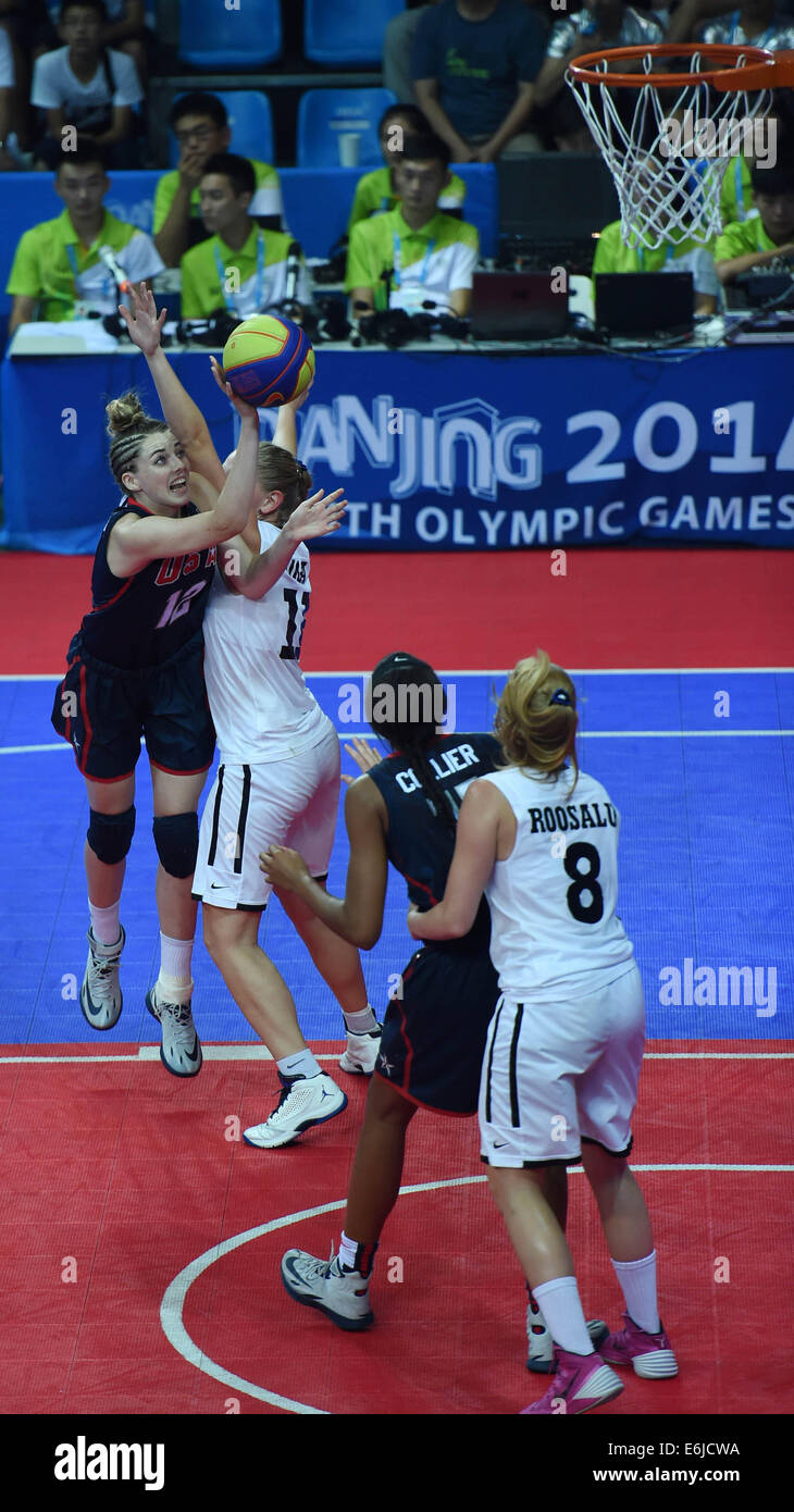 Katie lou samuelson hi-res stock photography and images - Alamy