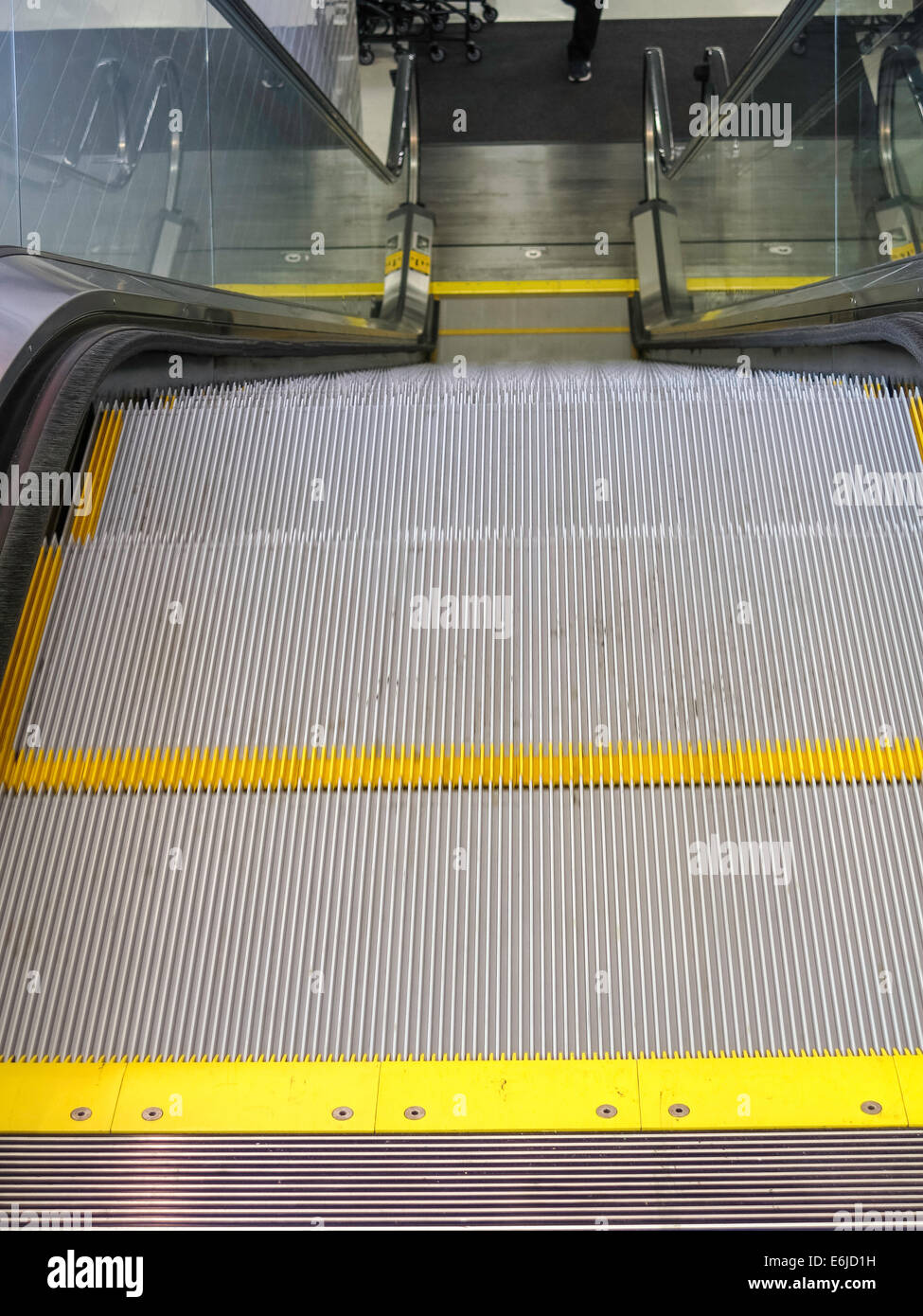 Escalator safety hi-res stock photography and images - Alamy