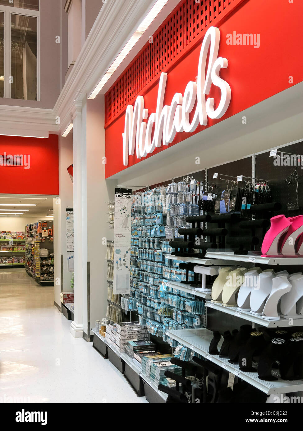 Arts crafts shop display hi-res stock photography and images - Alamy