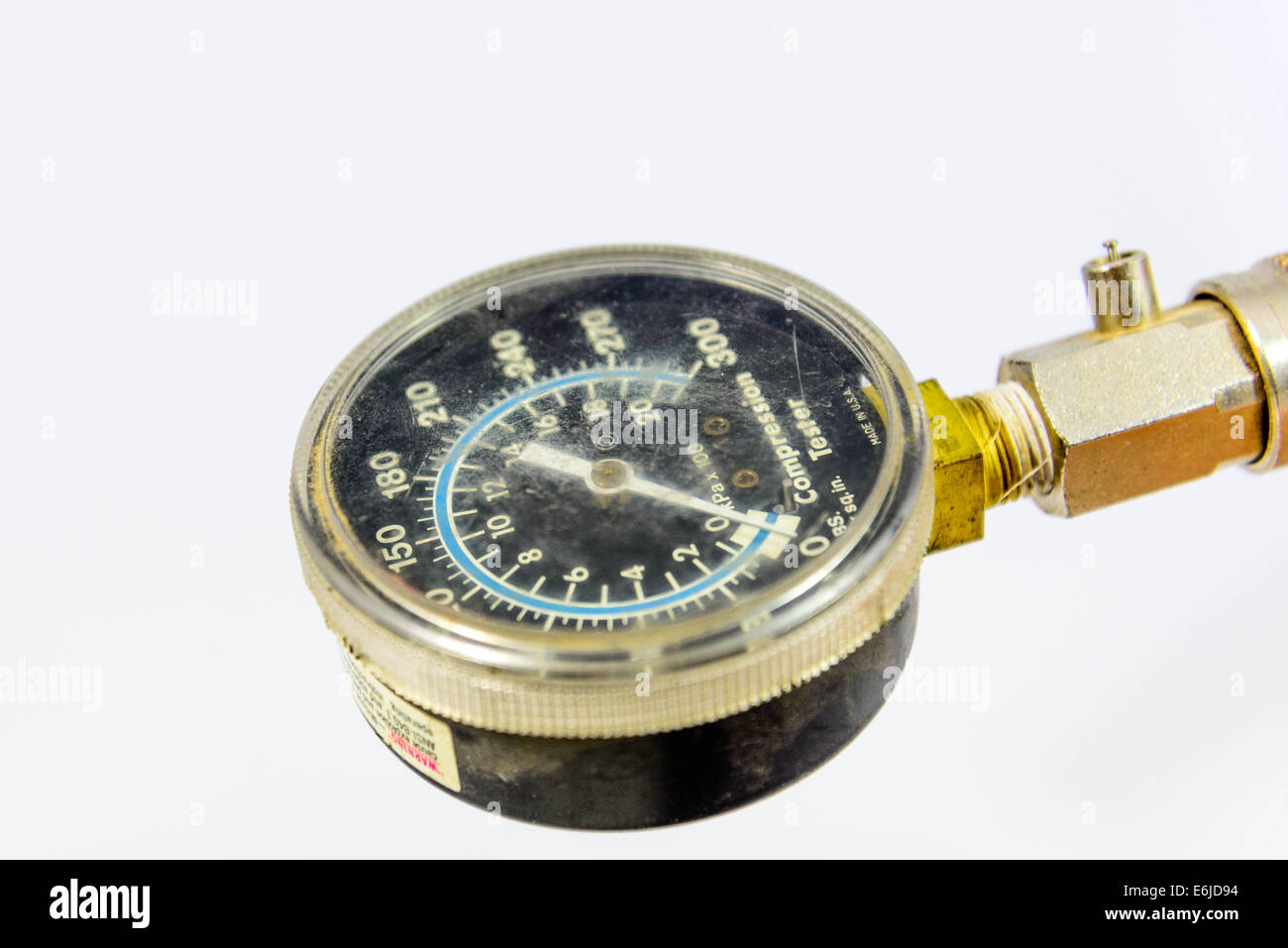 compression tester gauge with white text on a black face Stock Photo ...