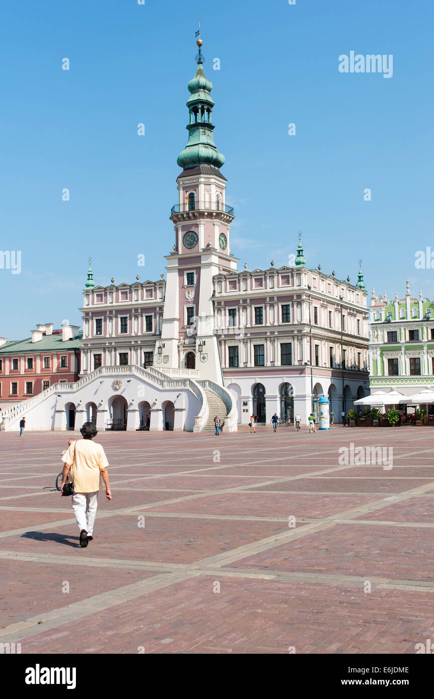 Old main market square in the old town of "Zamosc" - UNESCO World ...