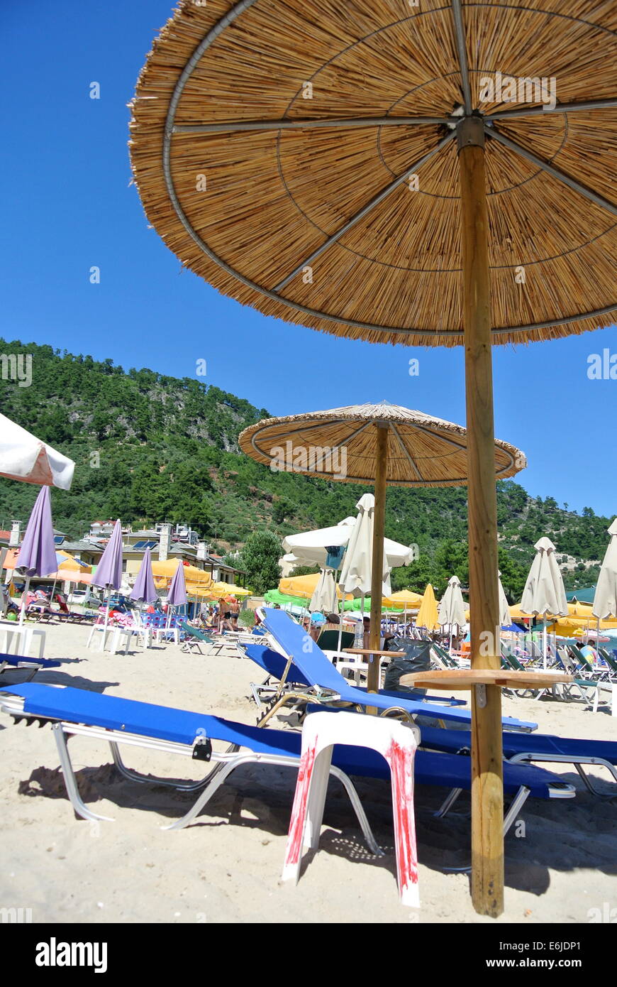 Sun parasols, Golden Beach, Thassos, Greece Stock Photo - Alamy