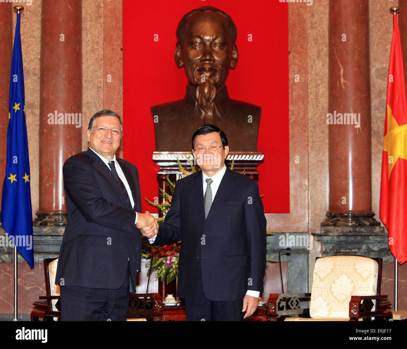 Truong Tan Sang Gap Kerry