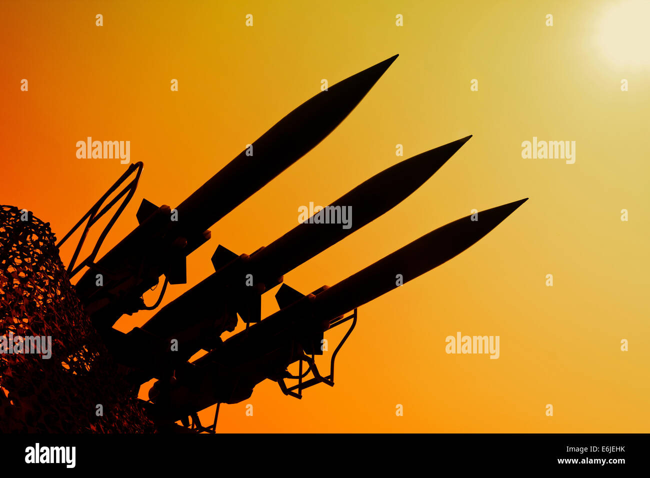 Military aircraft silhouette hi-res stock photography and images - Alamy