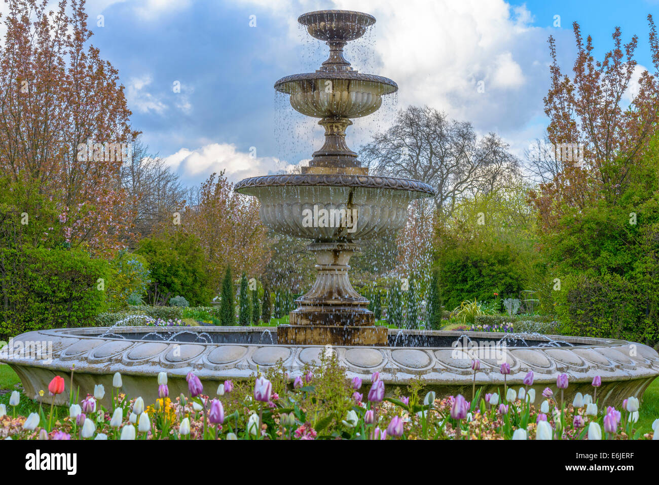 Regent's Park is one of London landmarks, and one of the Royal Parks ...