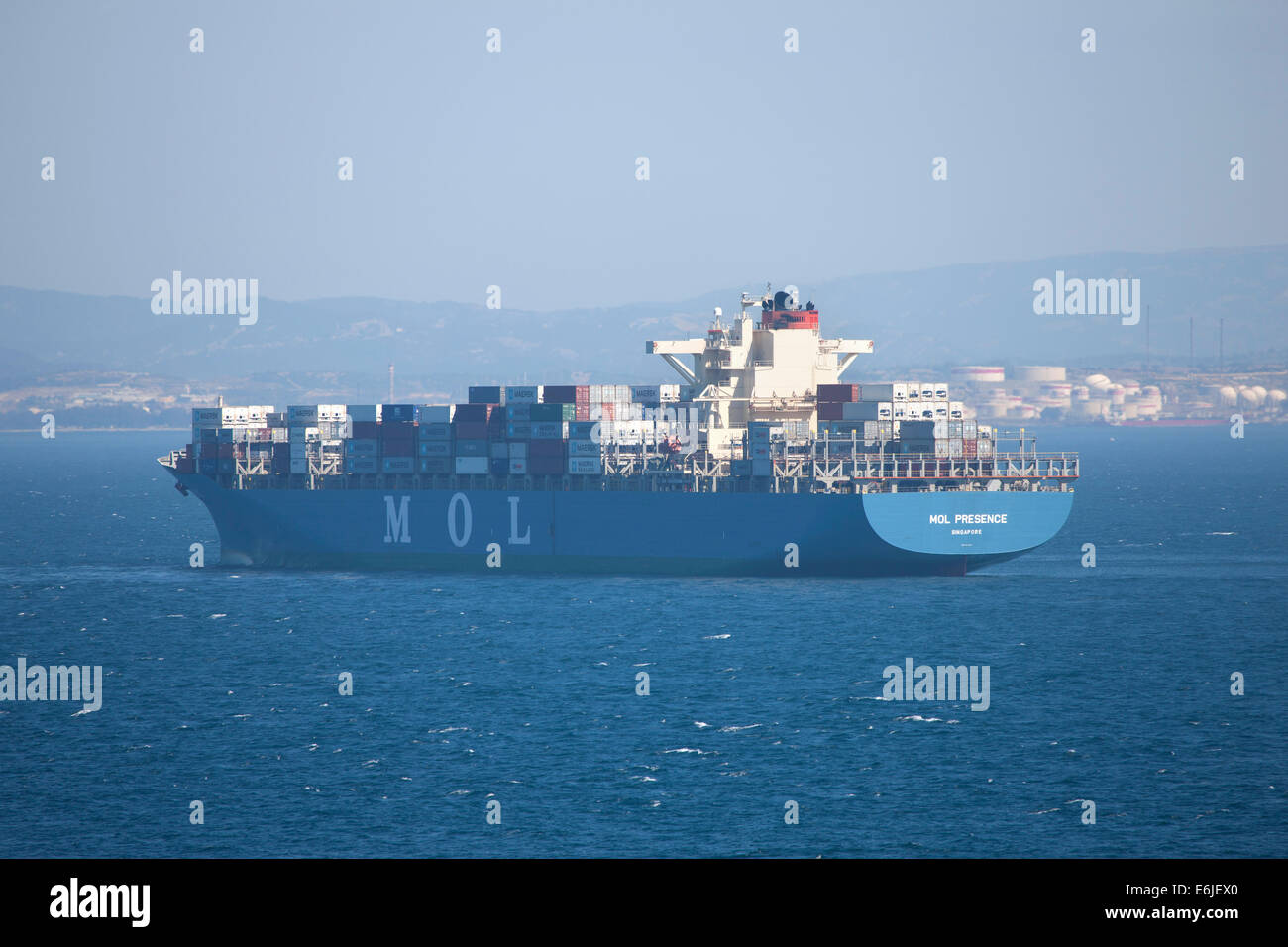 MOL Presence Container Ship Bulk Carrier merchant ship in the ...