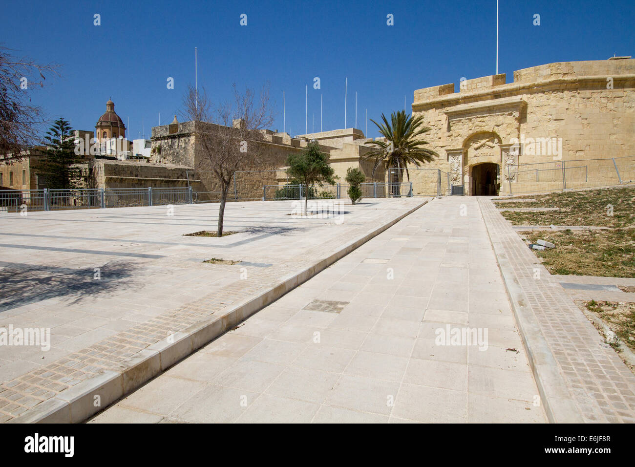 Entrance to the war museum Birgu Stock Photo - Alamy