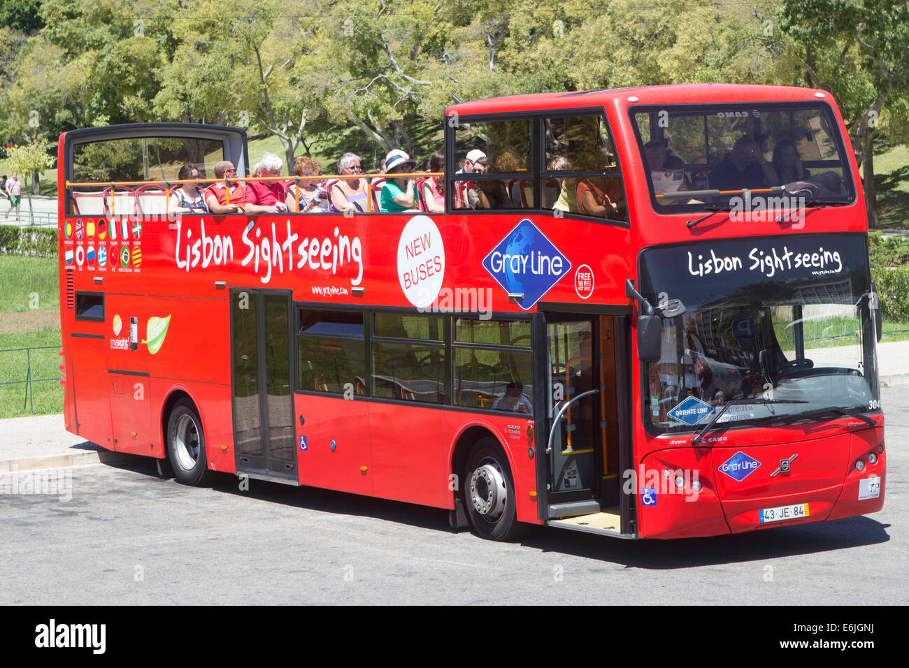 Open top bus lisbon hi-res stock photography and images - Alamy