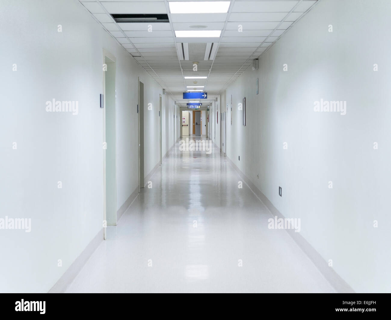 Emergency hospital interior corridor hi-res stock photography and images - Alamy