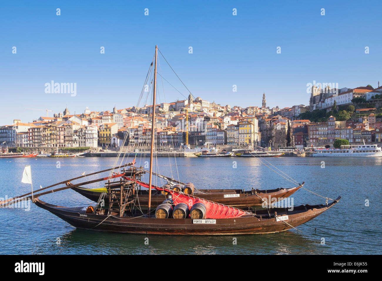 Dow boat hi-res stock photography and images - Alamy