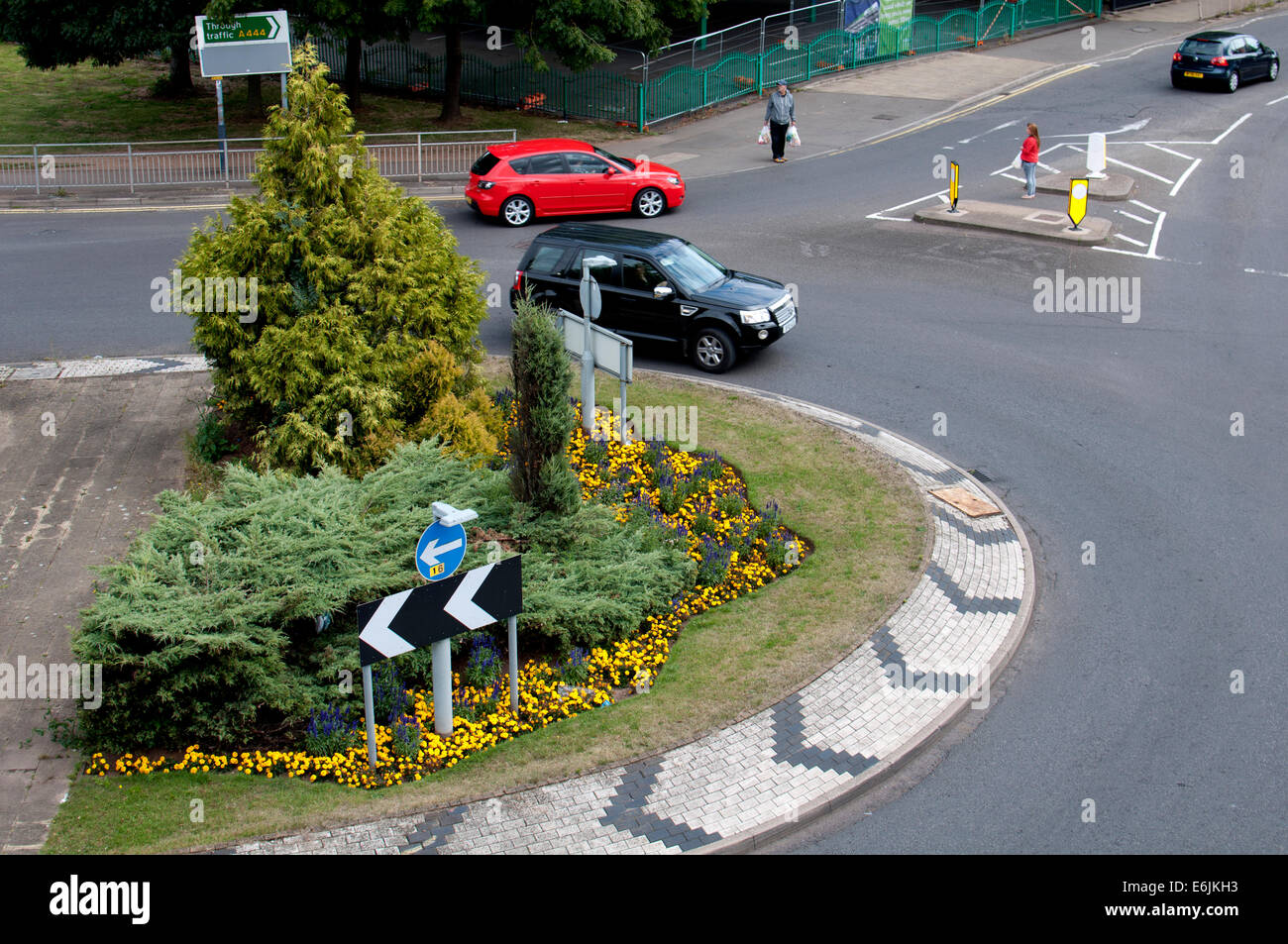 Trees roundabout uk hi-res stock photography and images - Alamy
