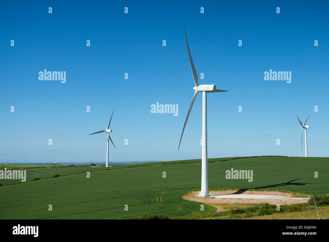 A wind turbine at a wind farm producing renewable energy in Cornwall ...