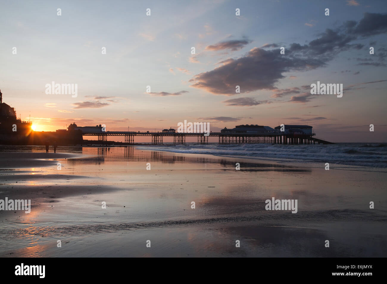 Cromer Pier at sunset, North Norfolk Stock Photo - Alamy