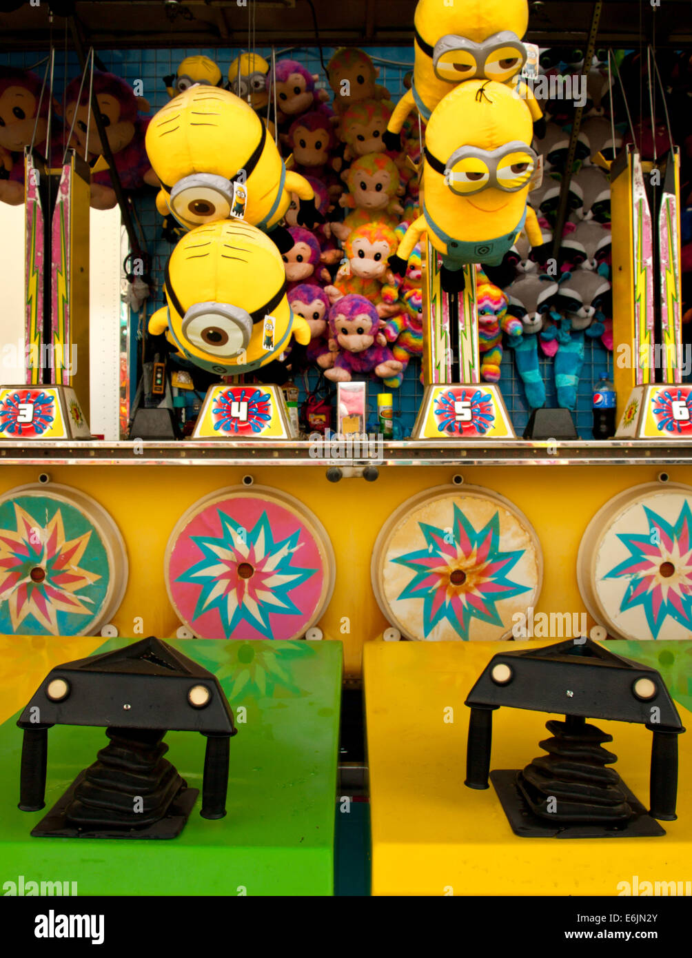 Carnival Game Toss Stock Photos & Carnival Game Toss Stock Images - Alamy