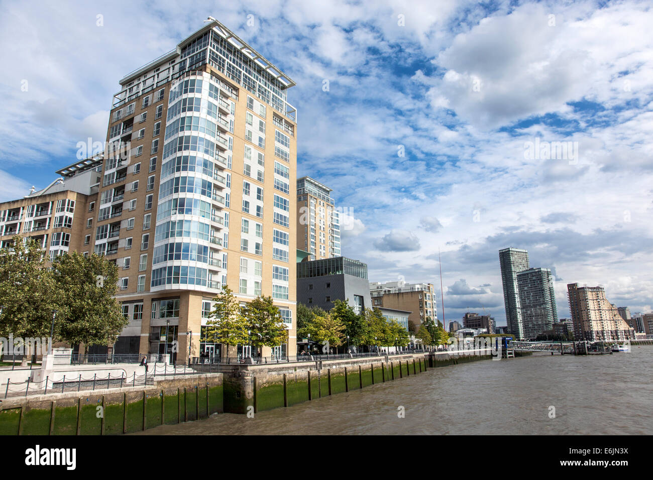 Canary wharf riverside view hi-res stock photography and images - Alamy