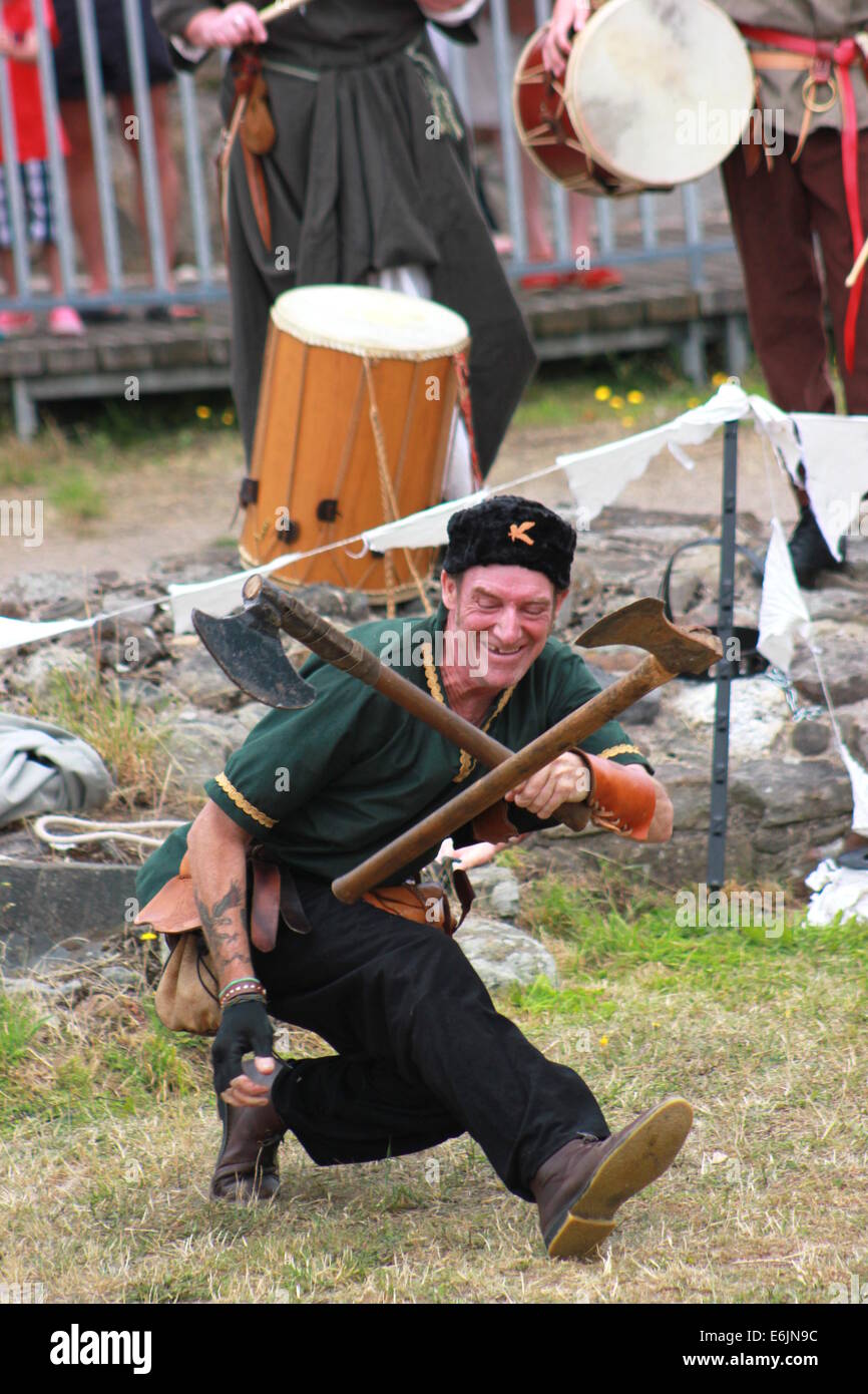 Fighting axe hi-res stock photography and images - Alamy