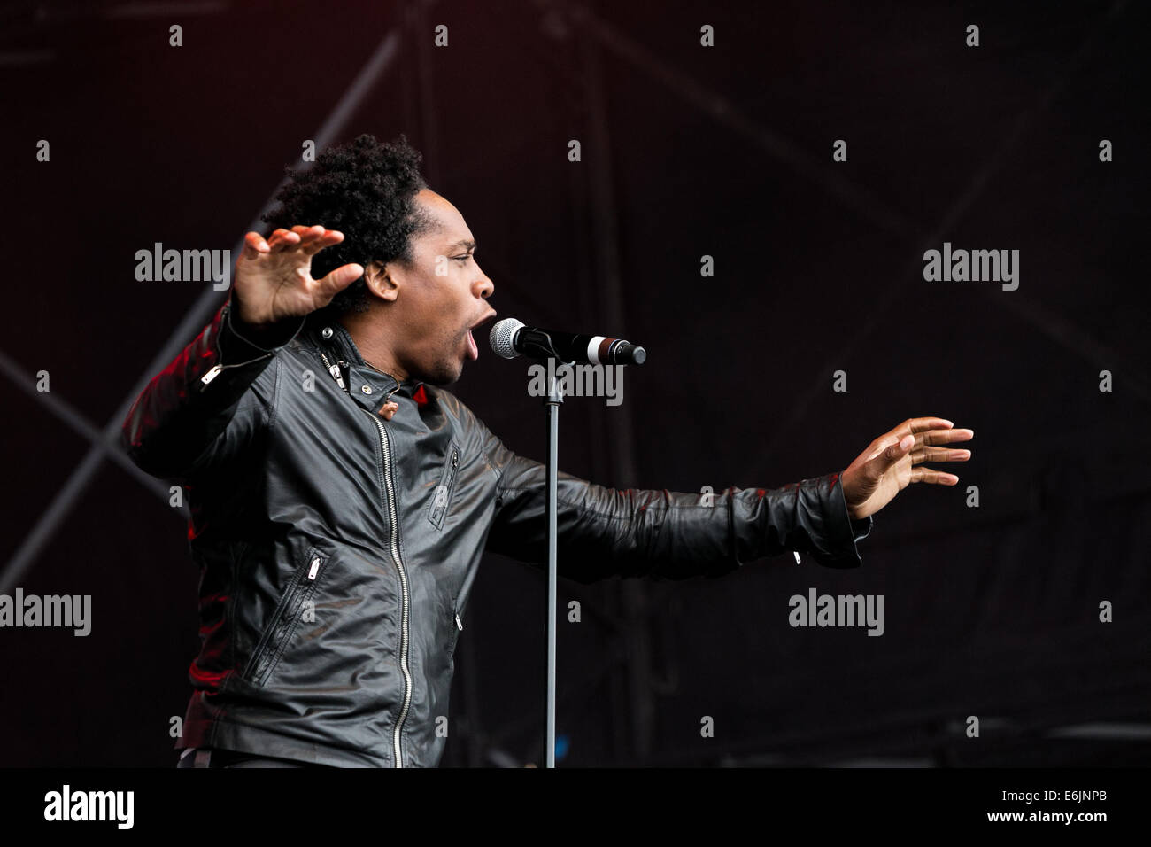 Singer lemar hi-res stock photography and images - Alamy