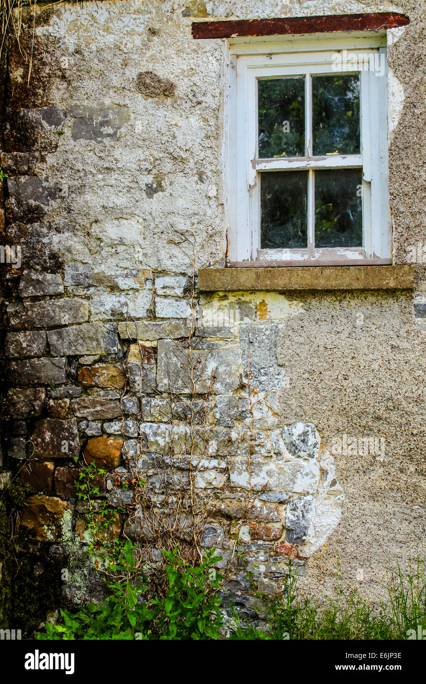 Old Irish cottage window Stock Photo - Alamy