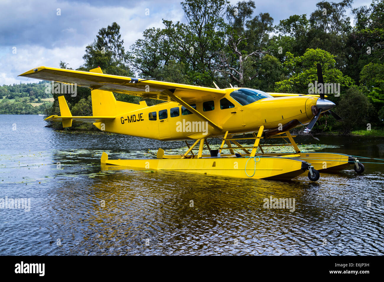 Yellow Cessna C208 Caravan Amphibian Seaplane, Loch Lomond, Scotland ...