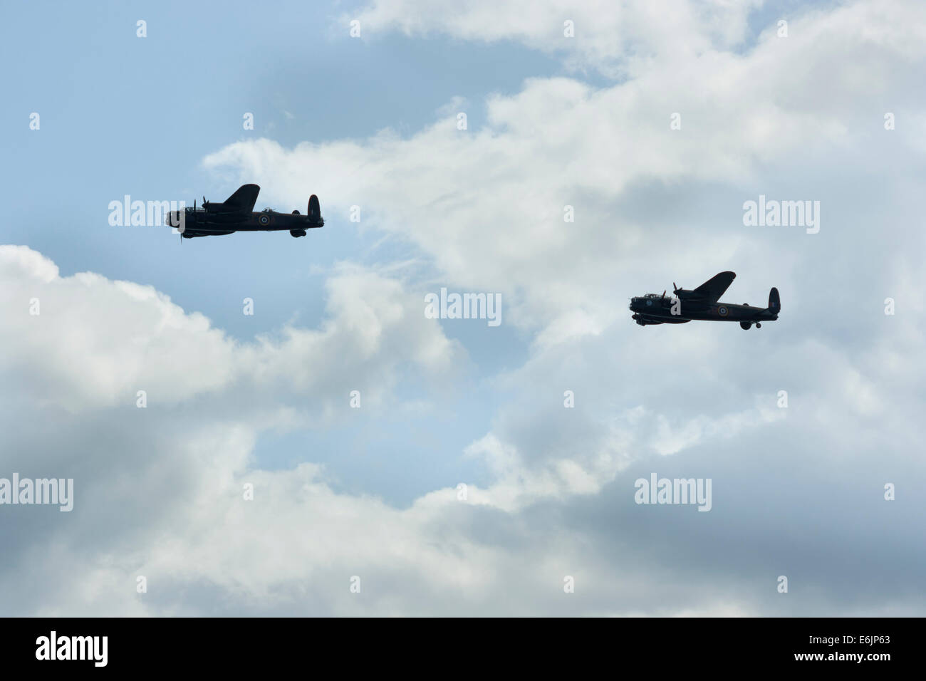 B&w aircraft avro lancaster hi-res stock photography and images - Alamy