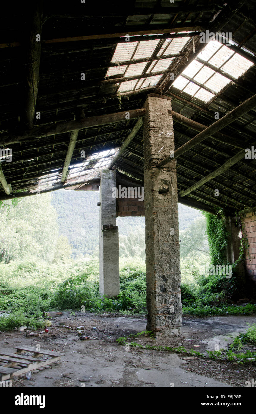 Inside of old barn hi-res stock photography and images - Alamy