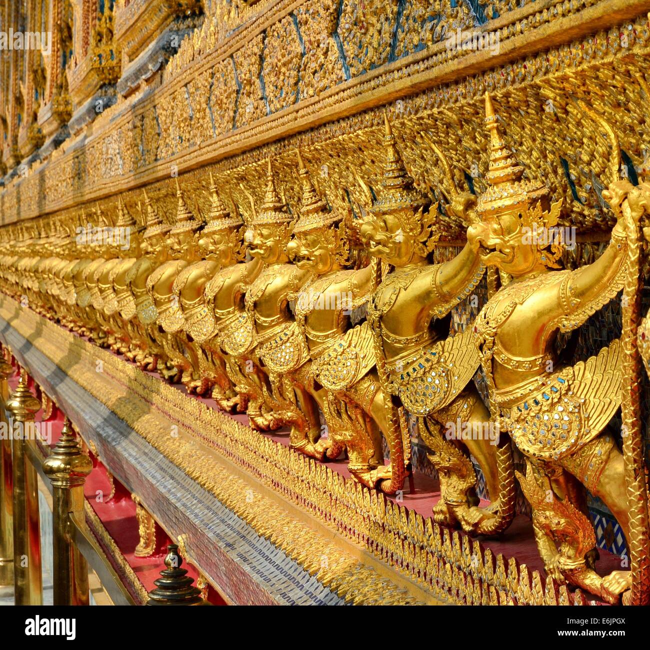 Bird guard hi-res stock photography and images - Alamy