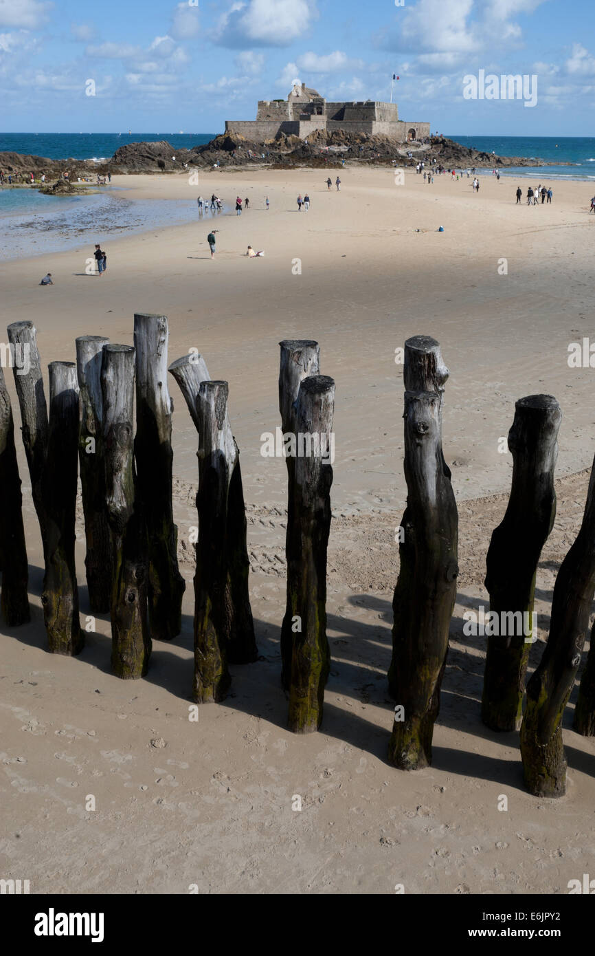 Timber groynes on the beach, St Malo, Britanny, France Stock Photo - Alamy