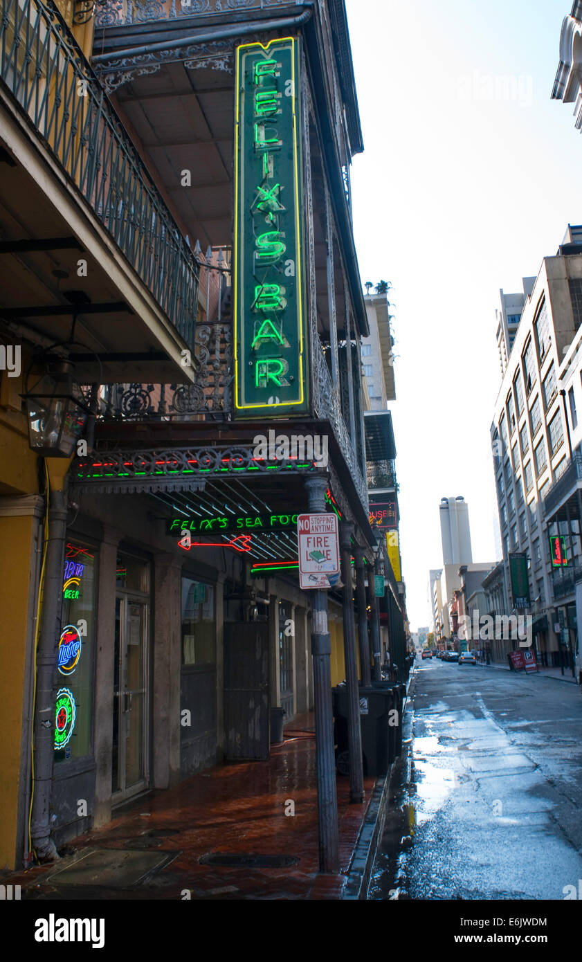 Felix's Restaurant and Oyster Bar is a well known, popular bar on ...