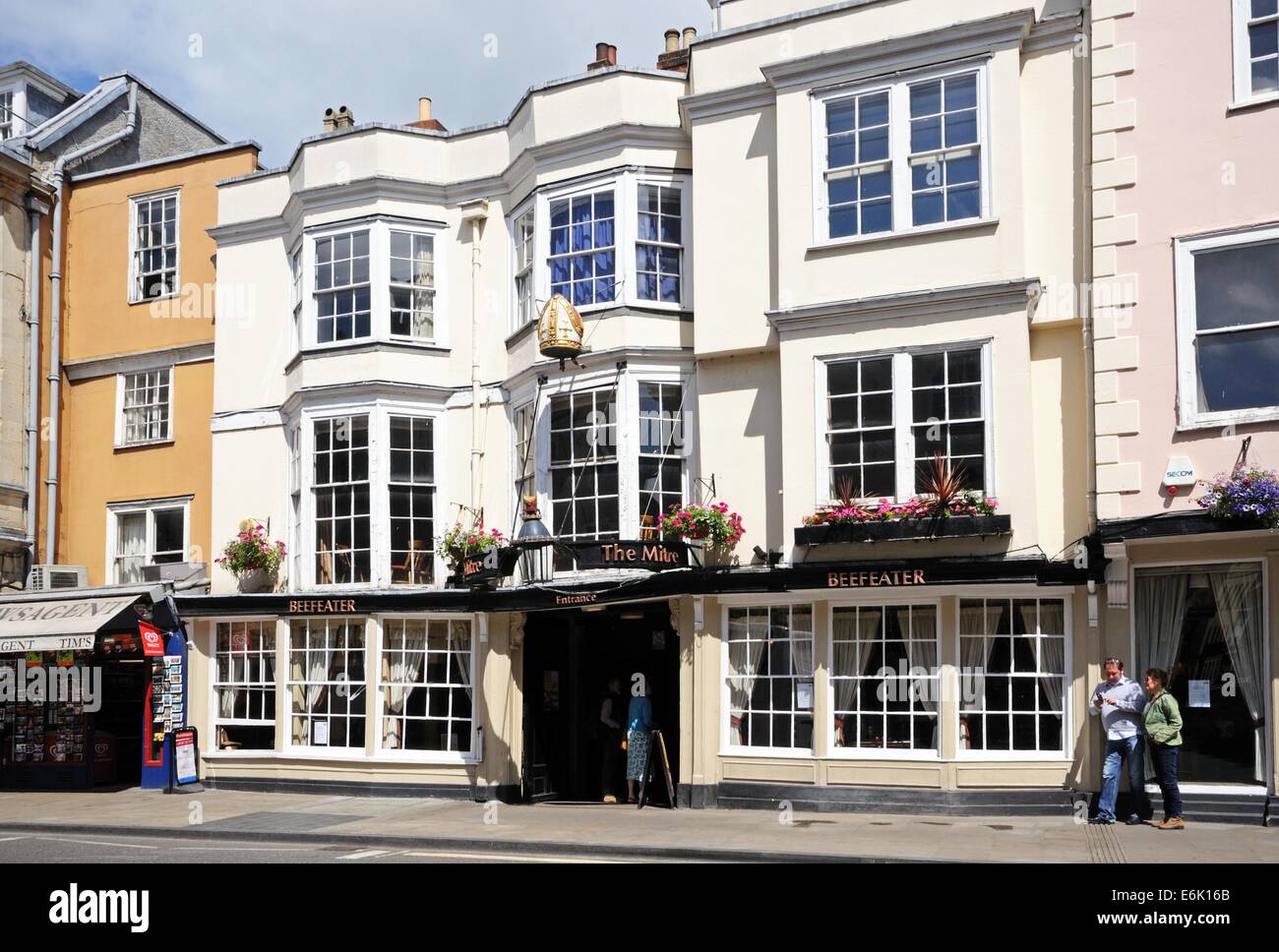 The mitre pub hi-res stock photography and images - Alamy