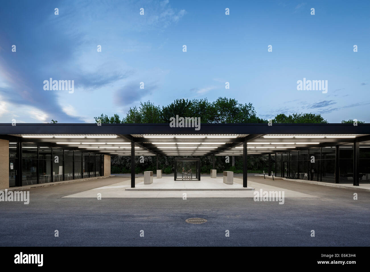 Repurposed gas station hi-res stock photography and images - Alamy