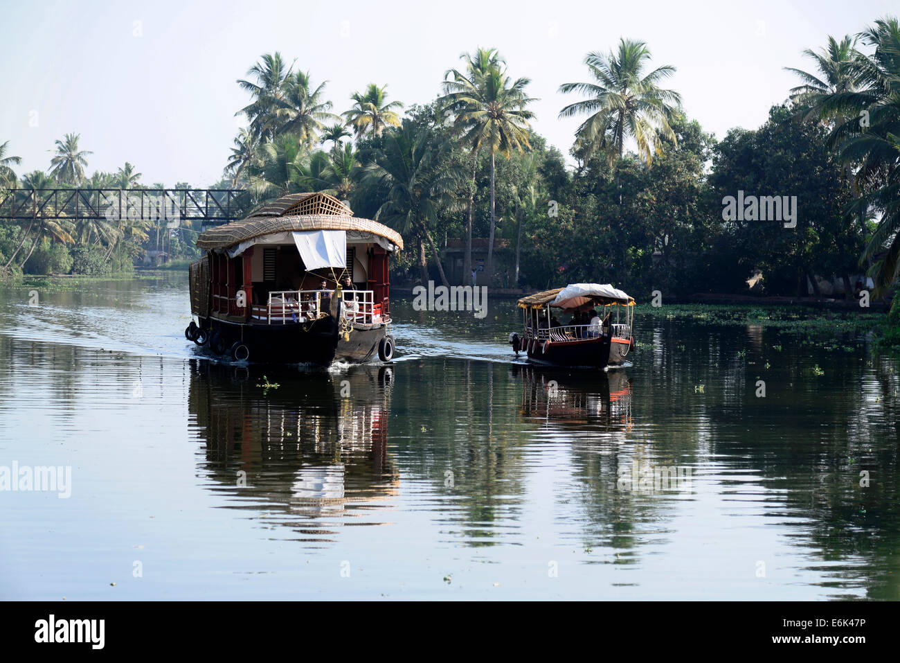 Indian houseboats hi-res stock photography and images - Alamy