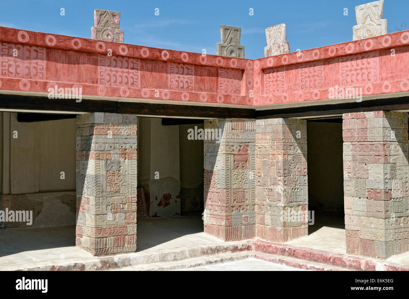 Courtyard with square relief columns in the Palacio de Quetzalpapalotl ...