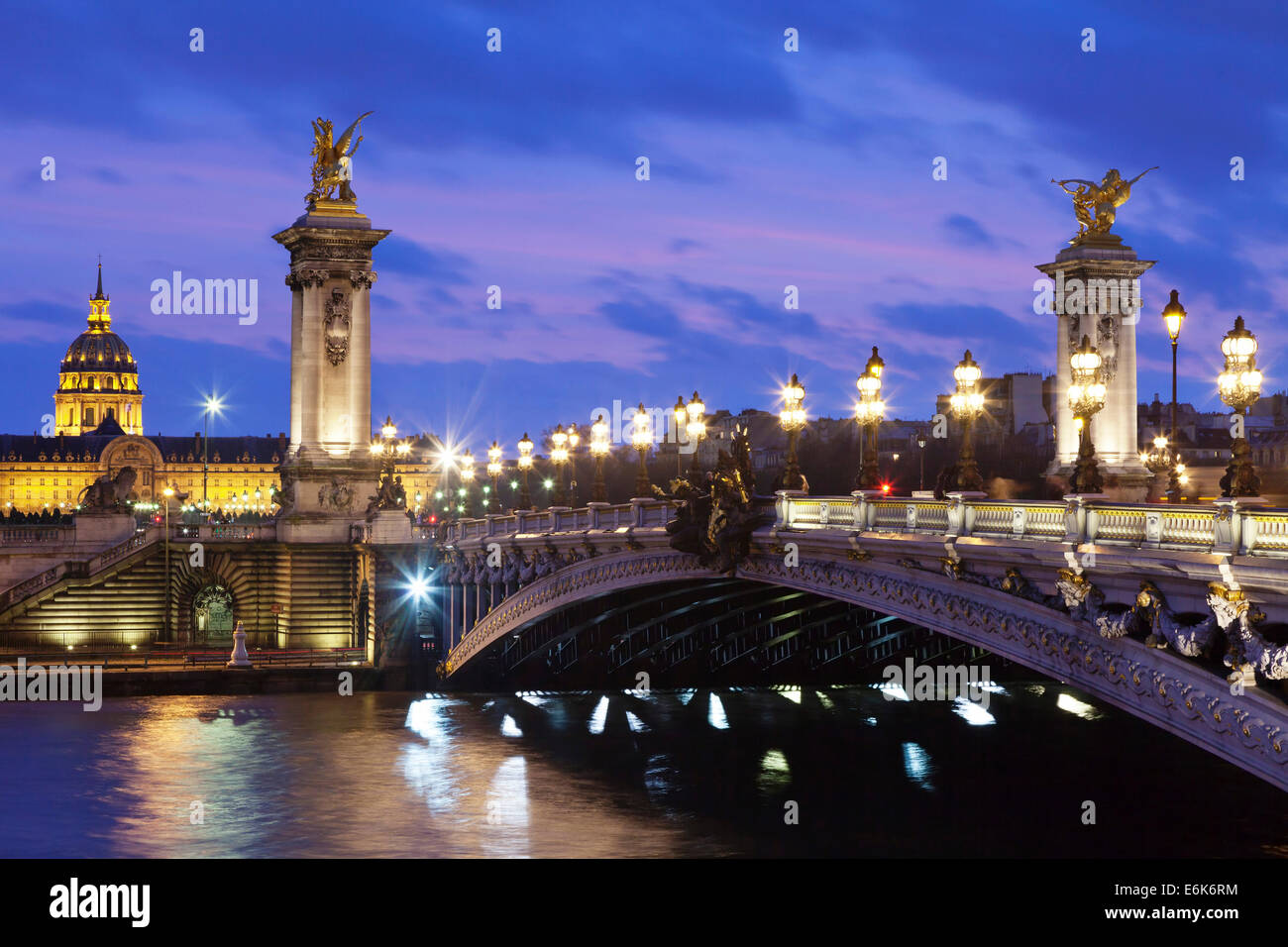 Pont de invalides hi-res stock photography and images - Alamy