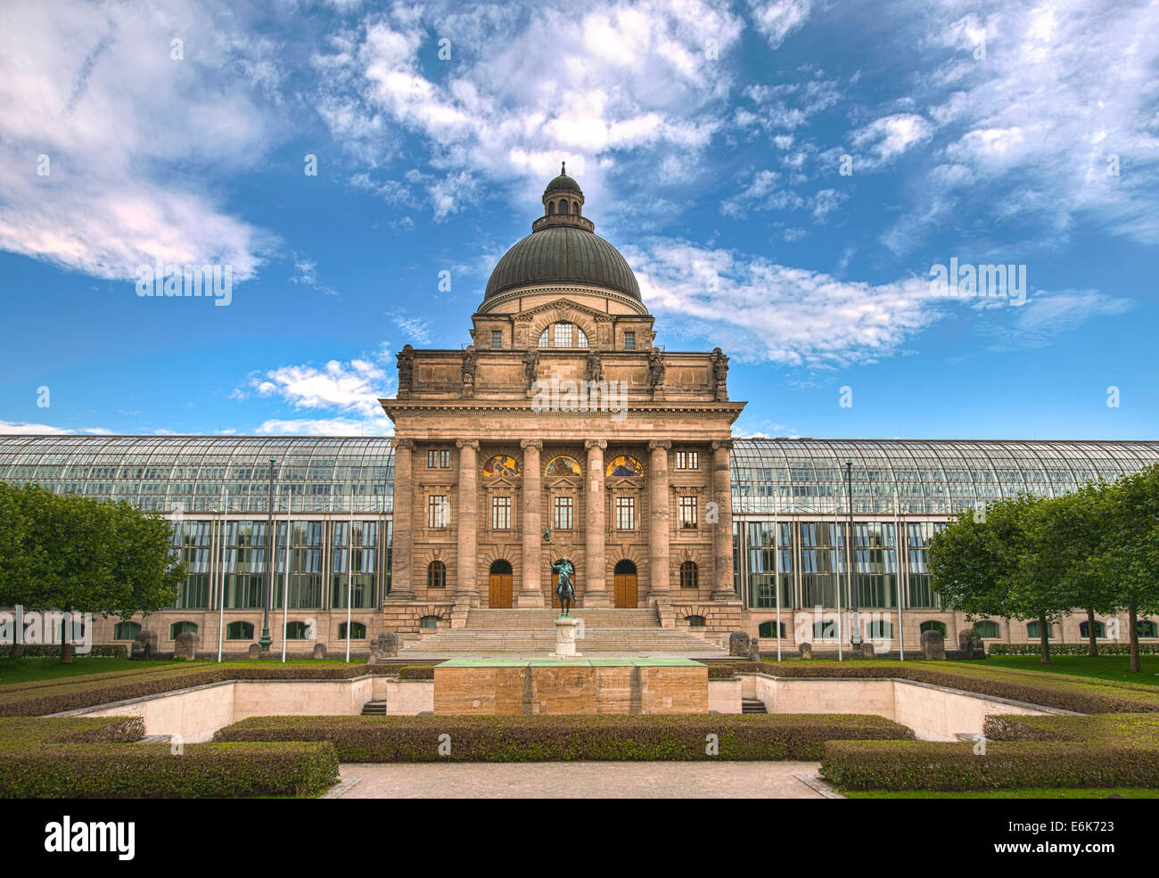 New chancellery building hi-res stock photography and images - Alamy