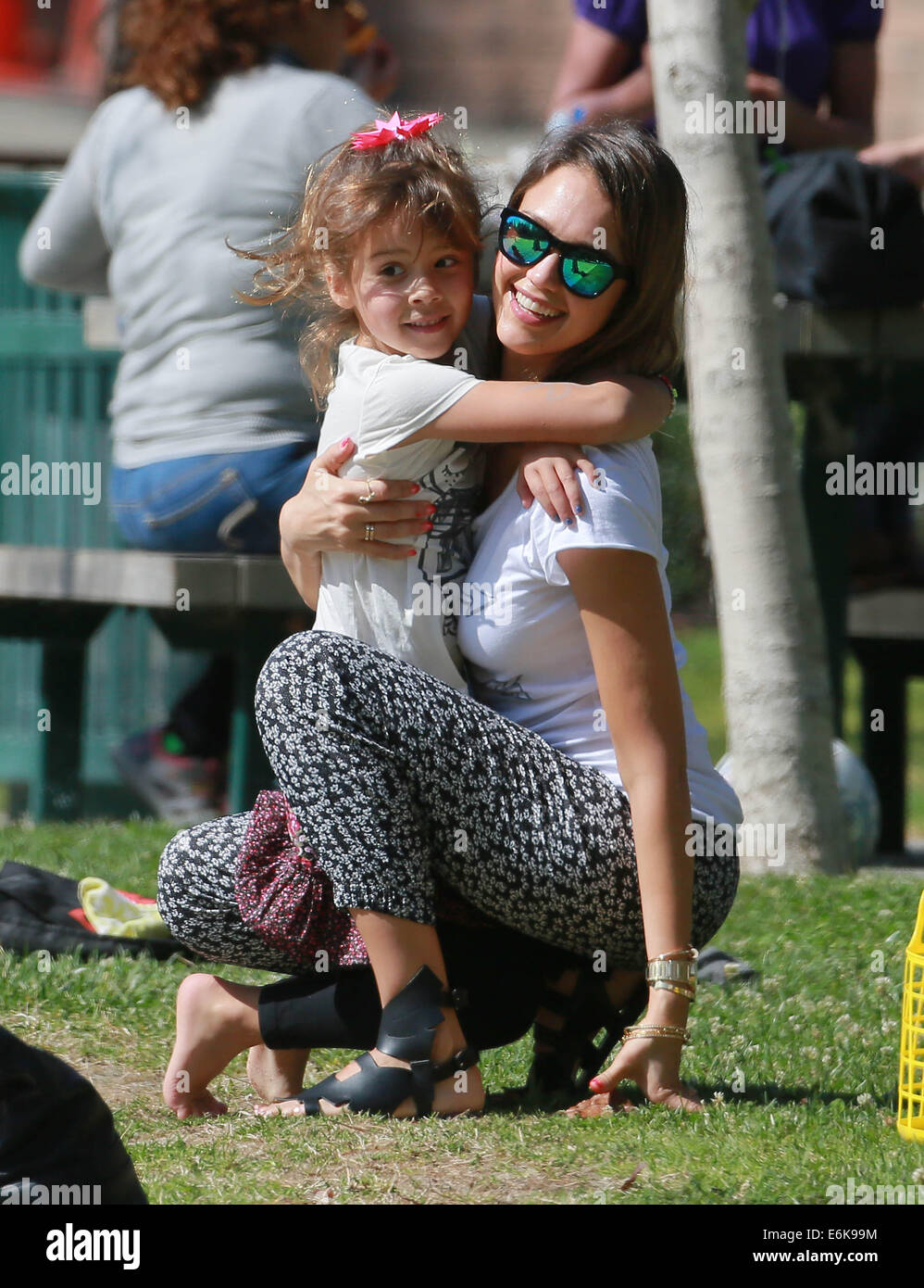 Jessica Alba and husband Cash Warren take daughters Honor and Haven ...