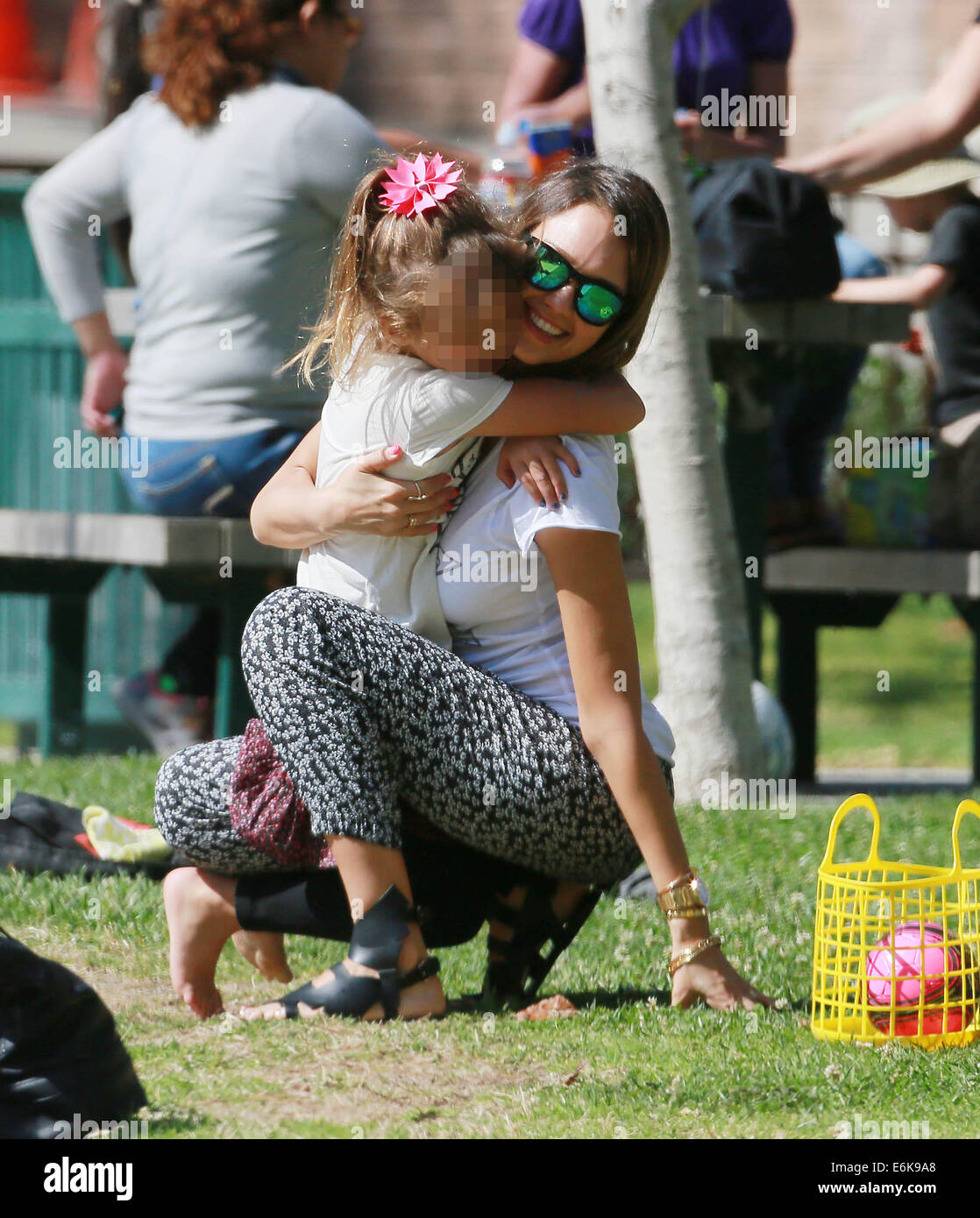 Jessica Alba and husband Cash Warren take daughters Honor and Haven ...