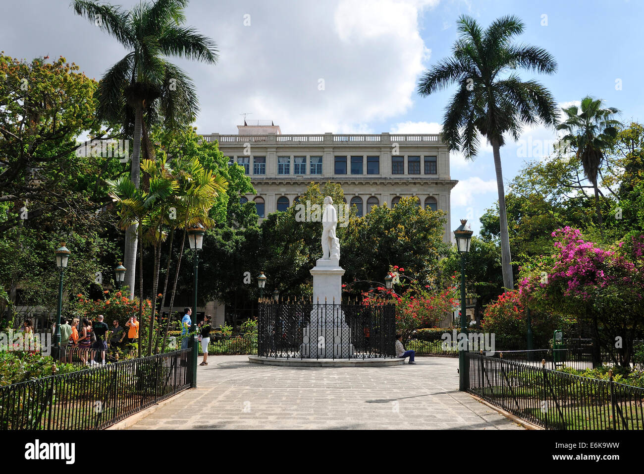 Parque Céspedes Plaza de Armas Havana Cuba Stock Photo - Alamy