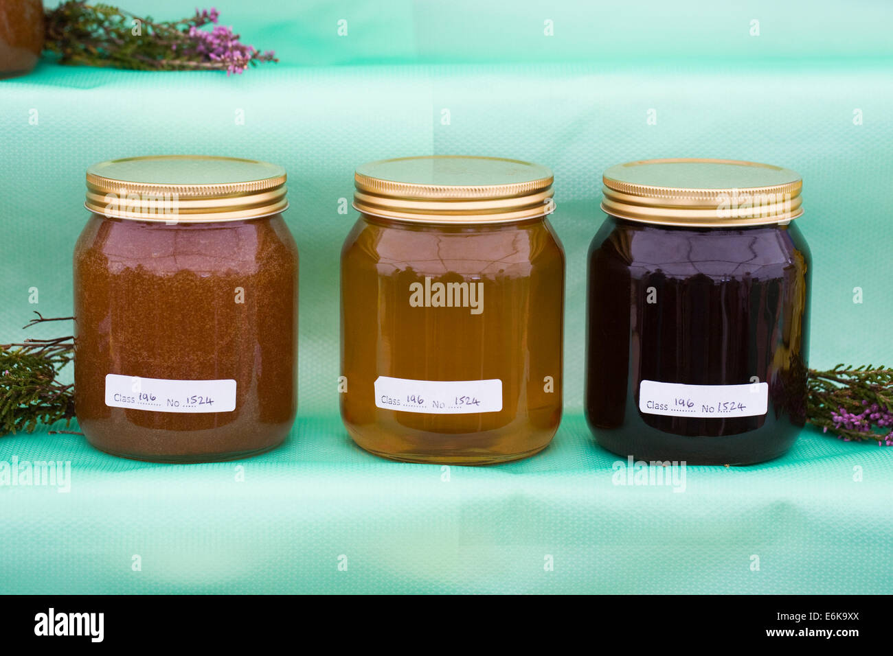 Honey display hi-res stock photography and images - Alamy