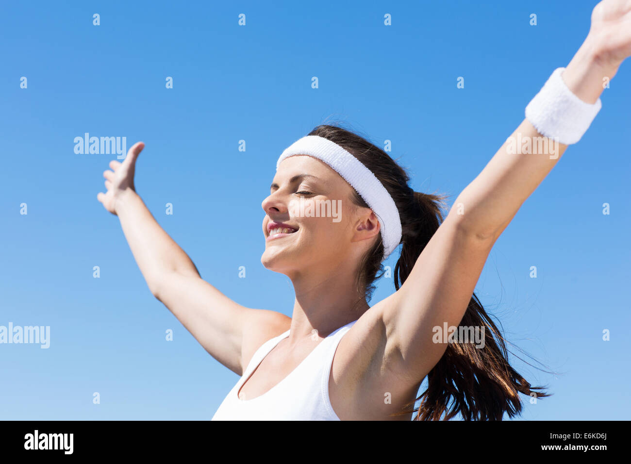 Woman arms outstretched outdoors hi-res stock photography and images ...