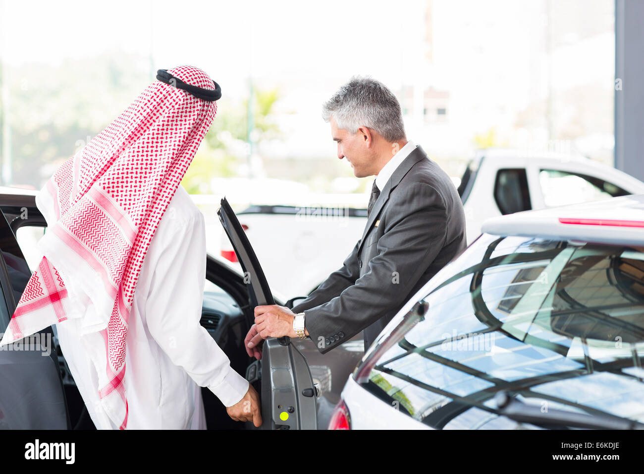 New car dealership in saudi hi-res stock photography and images - Alamy