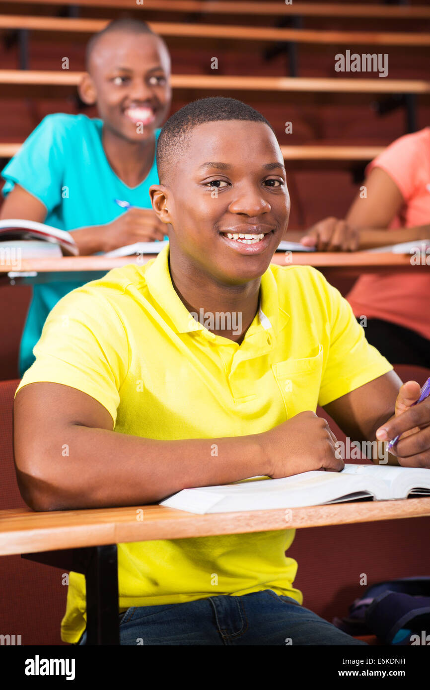 College students in lecture hall hi-res stock photography and images ...