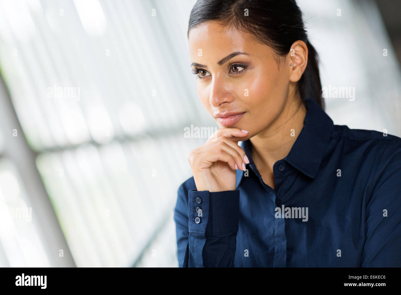 portrait of thoughtful businesswoman looking away Stock Photo - Alamy portrait of thoughtful businesswoman looking away Stock Photo - Alamy