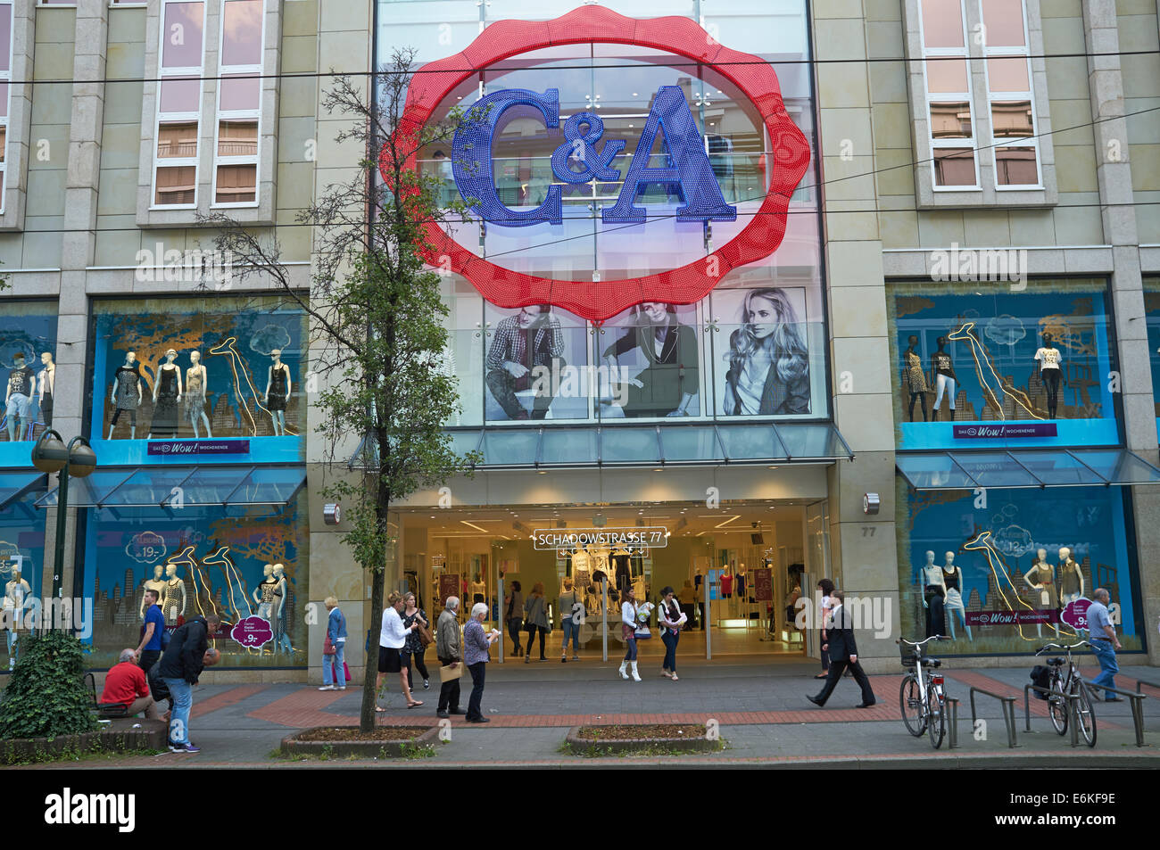 C A Clothing Department Store Dusseldorf Germany Stock Photo Alamy c-a-clothing-department-store-dusseldorf-germany-stock-photo-alamy