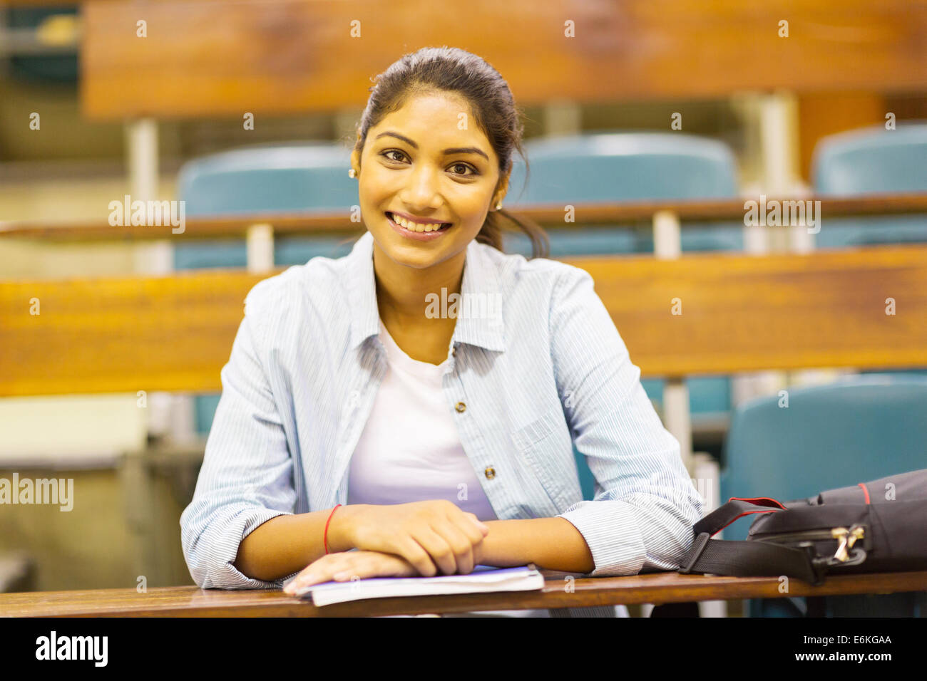 Indian college girl lecture hall hi-res stock photography and images ...