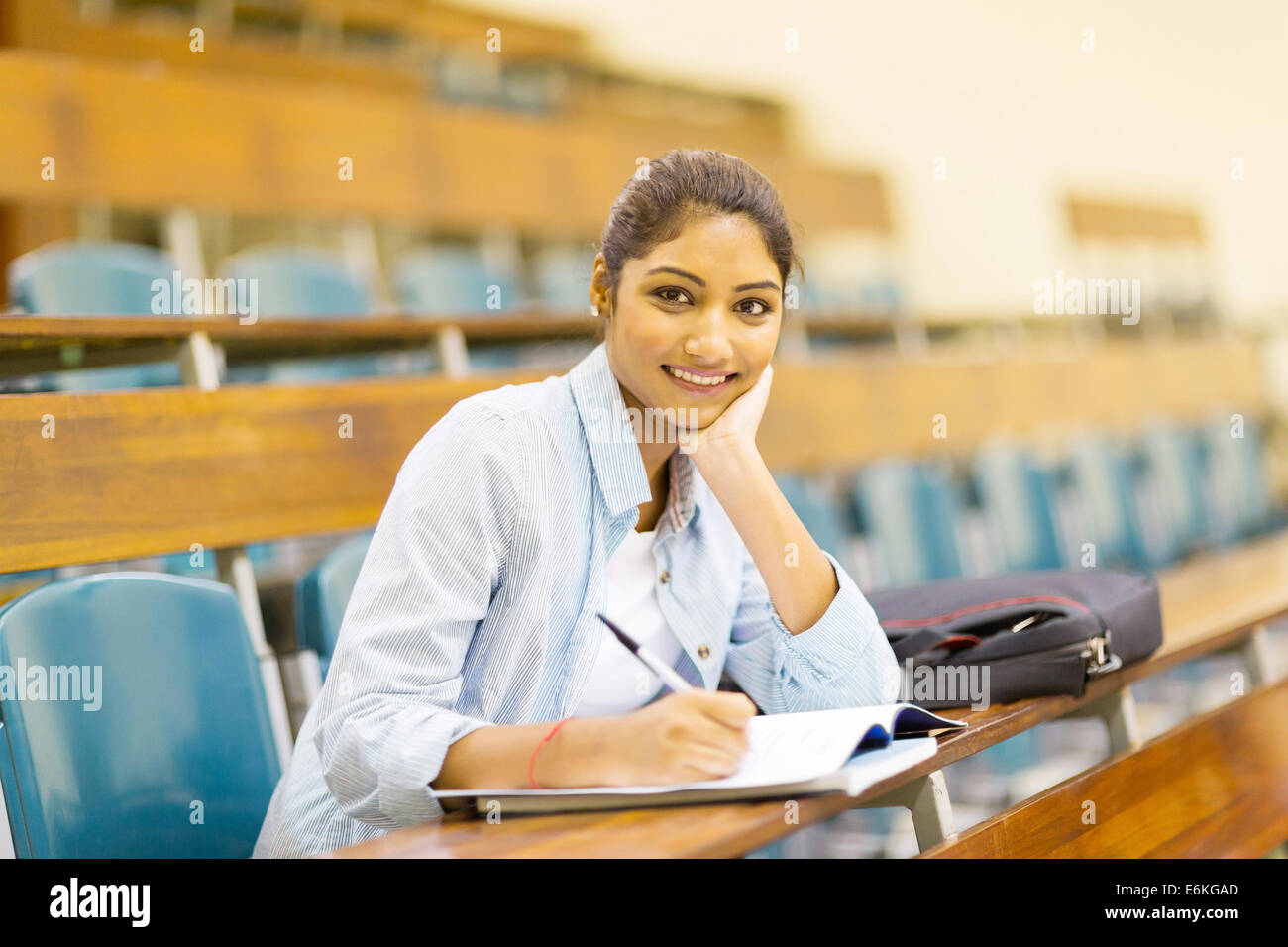 Indian college girl lecture hall hi-res stock photography and images ...