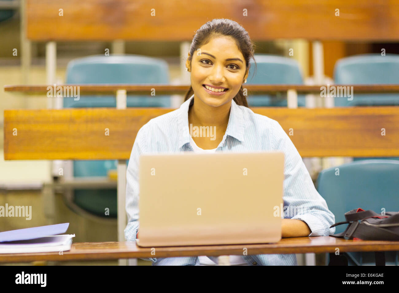 Indian college girl lecture hall hi-res stock photography and images ...