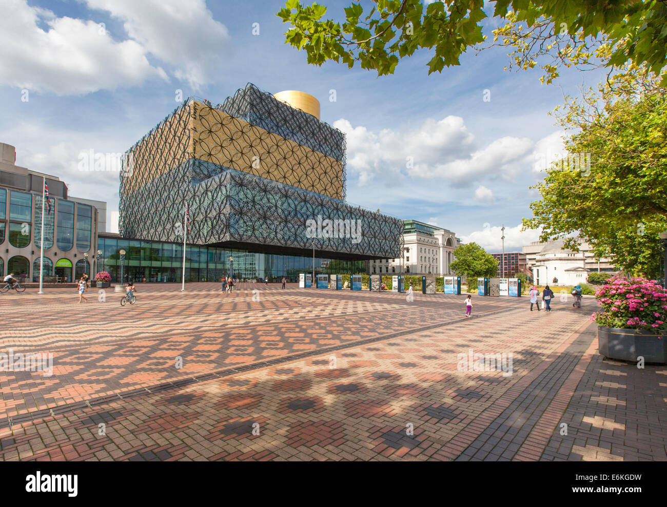 Centenary Square and the Library of Birmingham, Birmingham, England, UK ...